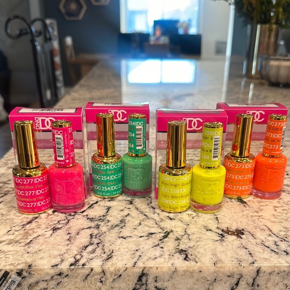 Daisy | Makeup | New Daisy Dnd Dc Nail Gel Lacquer 4 Pack Bundle | Poshmark